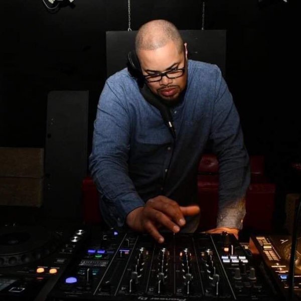 Mark Francis Tracks & Releases on Traxsource