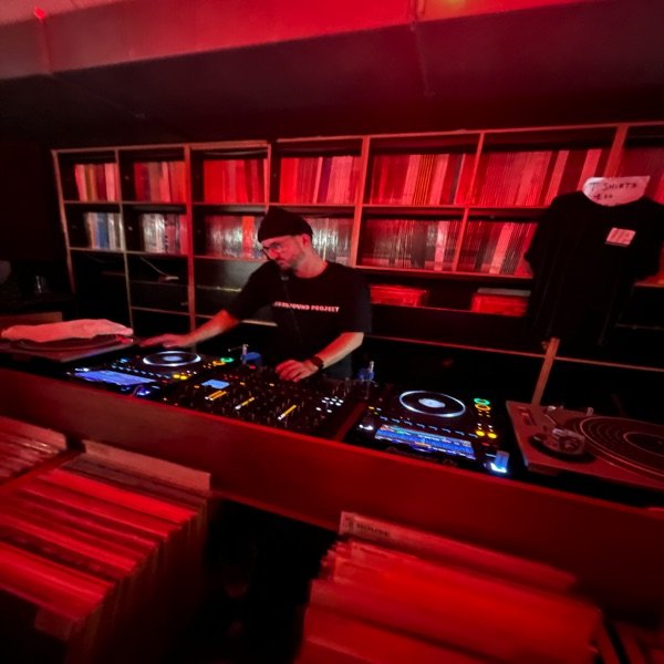 Ted Lawrence - UNDERGROUND PROJECT CHART on Traxsource